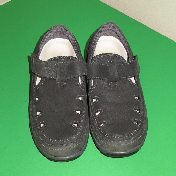 Halsa Footwear | Shoes | Priority Footwear Black Leather Clog Sz 9 Wide ...